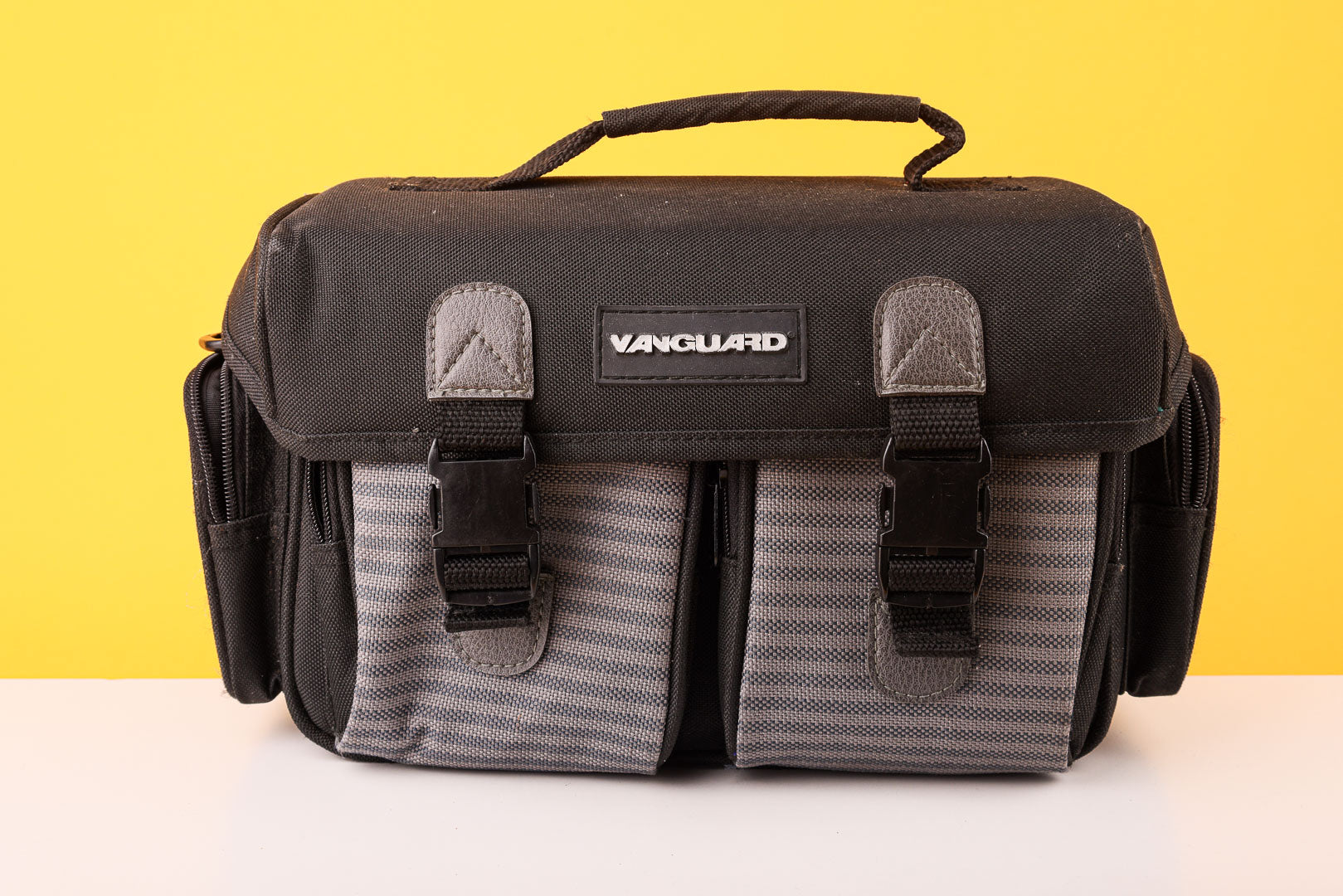 Vanguard Messenger Camera Bag – Vintage Camera Hut
